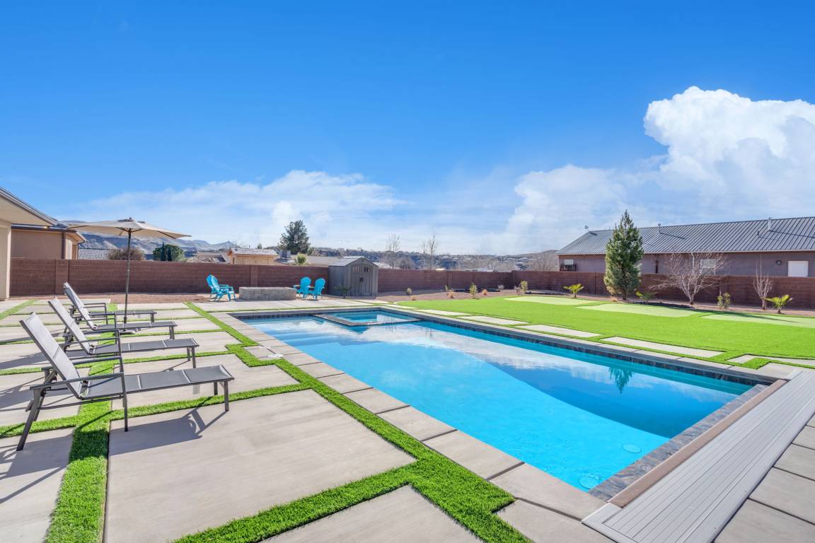 House ∙ 4 Bedrooms ∙ 10 Guests - Leeds, UT