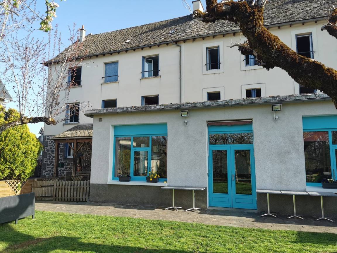700 M² Gîte ∙ 17 Chambres ∙ 40 Personnes - Aveyron
