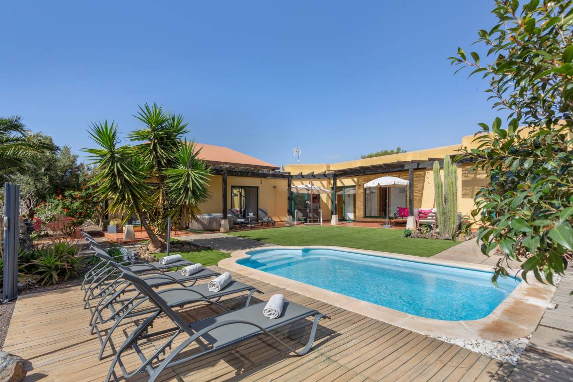 160 M² Villa ∙ 3 Habitaciones ∙ 6 Huéspedes - El Cotillo