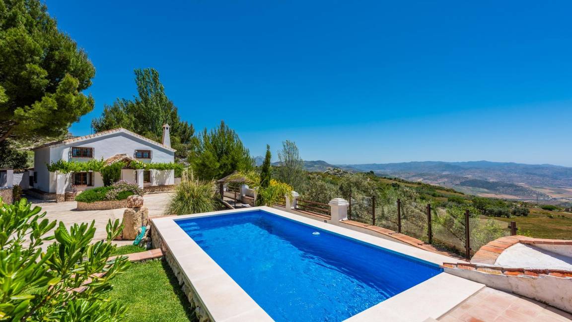 150 M² House ∙ 3 Bedrooms ∙ 6 Guests - Antequera