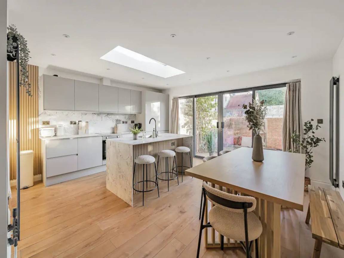 149 M² House ∙ 5 Bedrooms ∙ 10 Guests - Oxford