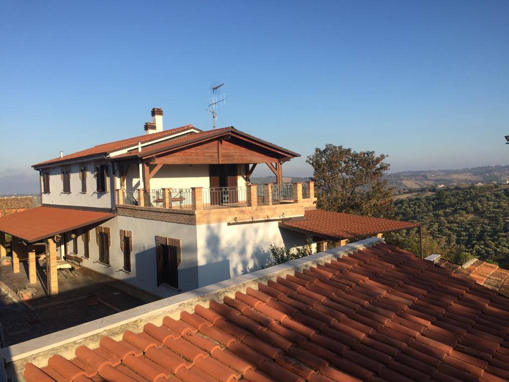 200 M² House ∙ 4 Bedrooms ∙ 10 Guests - Abruzzo