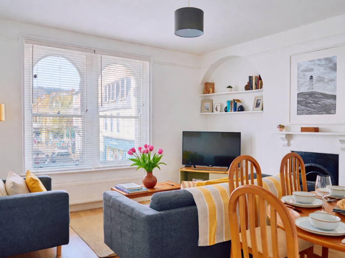 95 M² Apartment ∙ 2 Bedrooms ∙ 4 Guests - Sidmouth