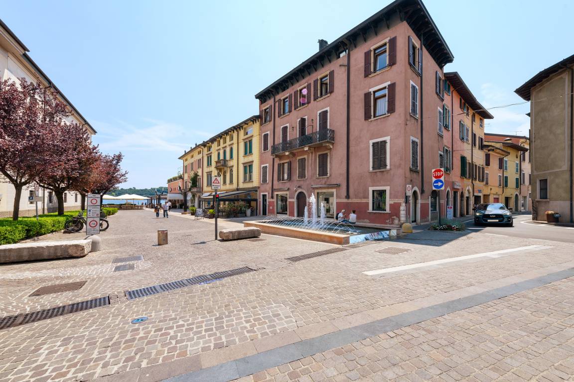 125 M² Apartment ∙ 3 Bedrooms ∙ 6 Guests - Salò