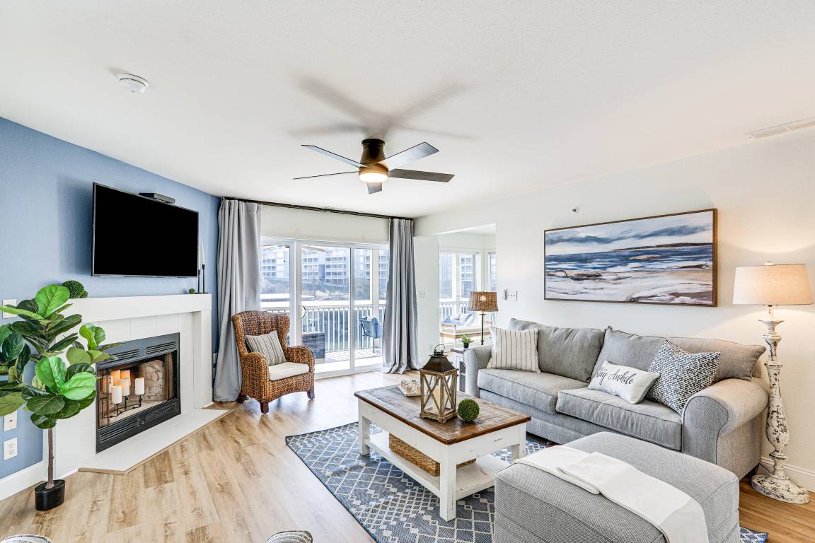 120 M² Apartment ∙ 2 Bedrooms ∙ 8 Guests - Sunrise Beach, MO