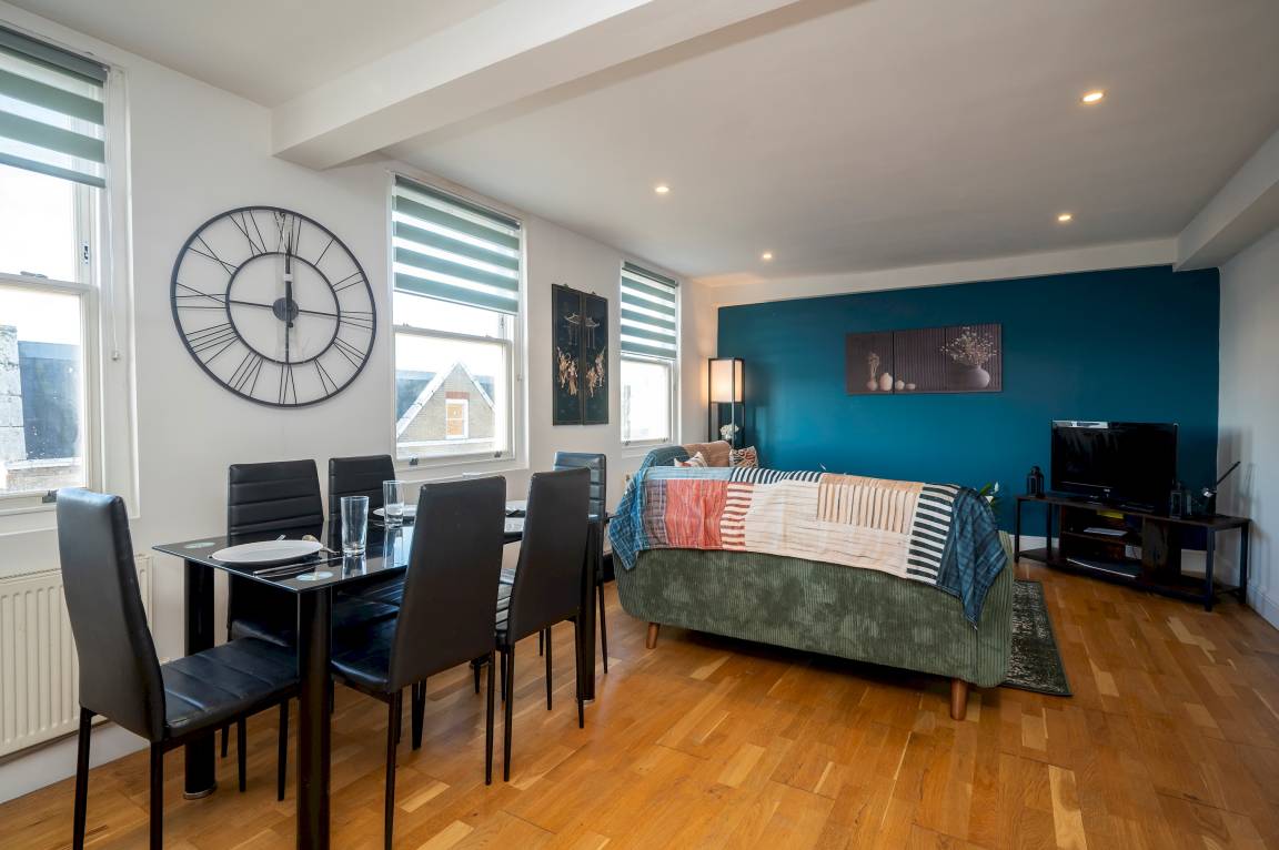 56 M² Apartment ∙ 2 Bedrooms ∙ 4 Guests - London