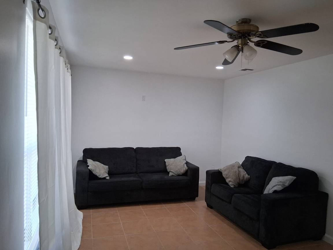 111 M² Apartment ∙ 3 Bedrooms ∙ 7 Guests - Long Beach, NY