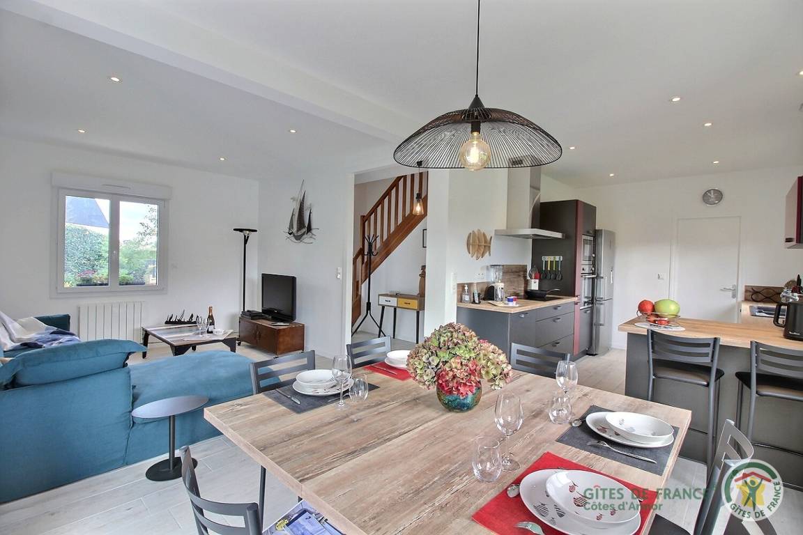 96 M² Gîte ∙ 3 Chambres ∙ 8 Personnes - Ploufragan