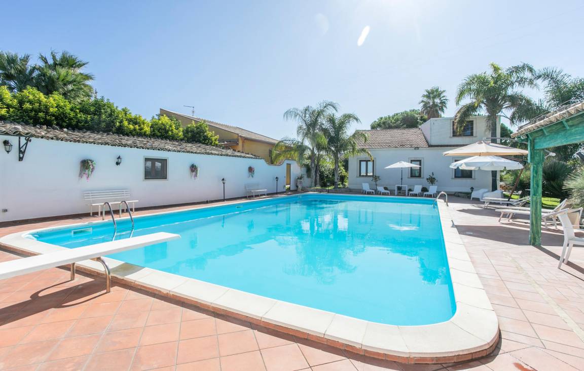 130 M² House ∙ 2 Bedrooms ∙ 8 Guests - Vittoria