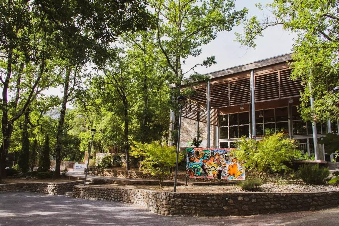 40 M² Mobil-home ∙ 2 Chambres ∙ 6 Personnes - Ruoms