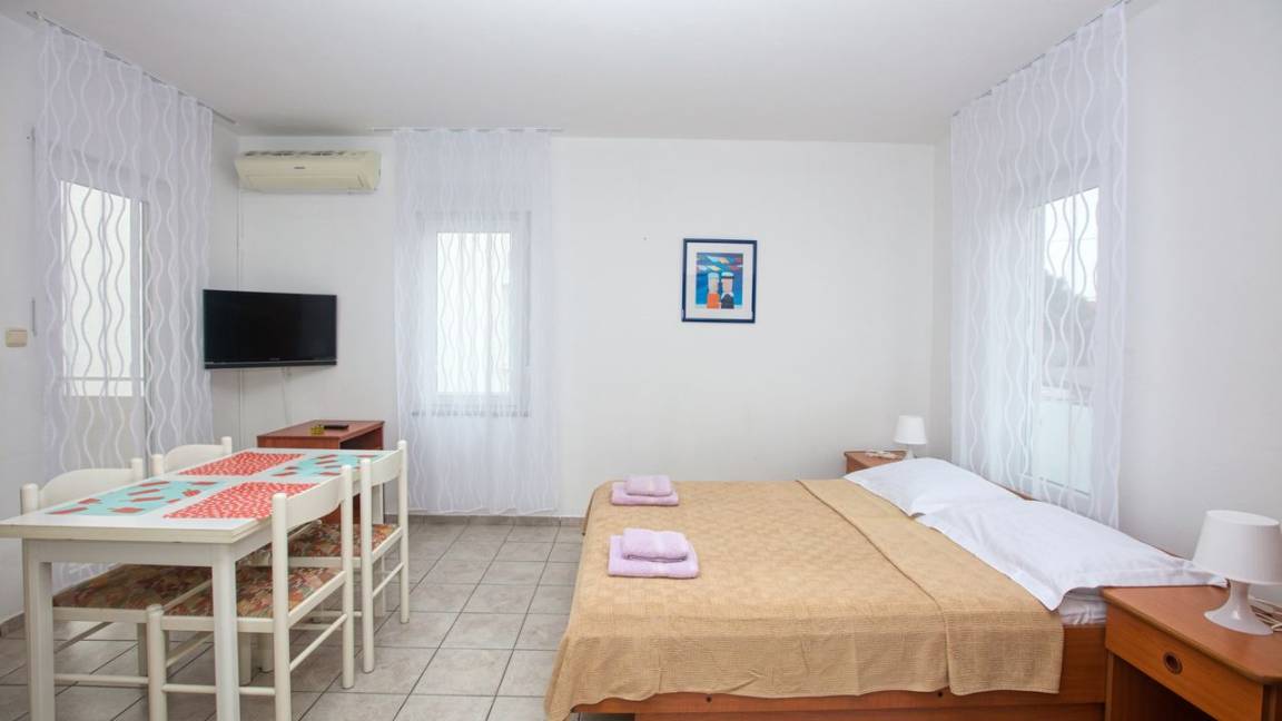 24 M² Hotel ∙ 1 Bedroom ∙ 2 Guests - Murter