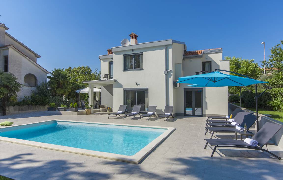 248 M² Villa ∙ 4 Chambres ∙ 9 Personnes - Poreč