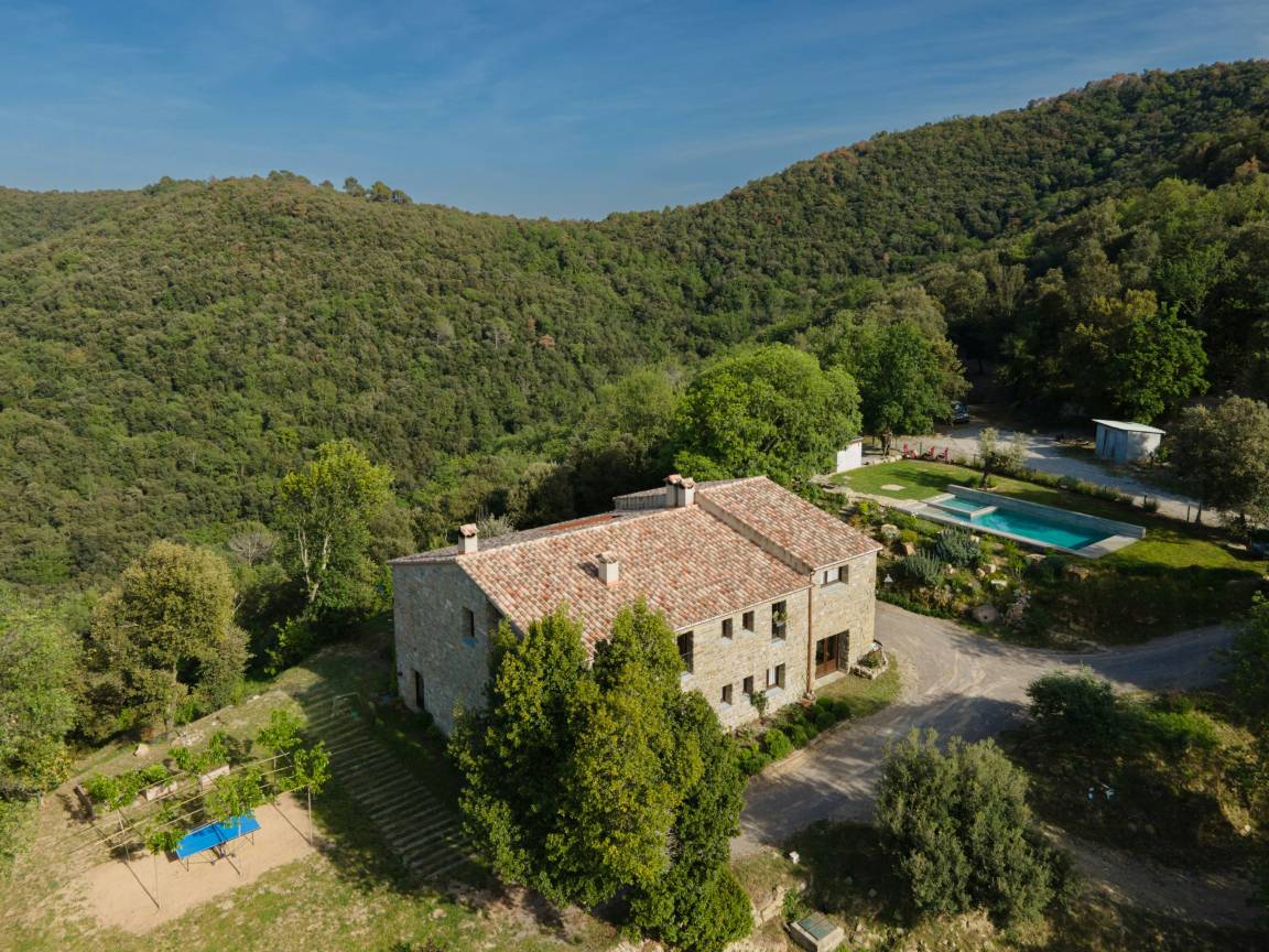 400 M² House ∙ 7 Bedrooms ∙ 14 Guests - Besalú