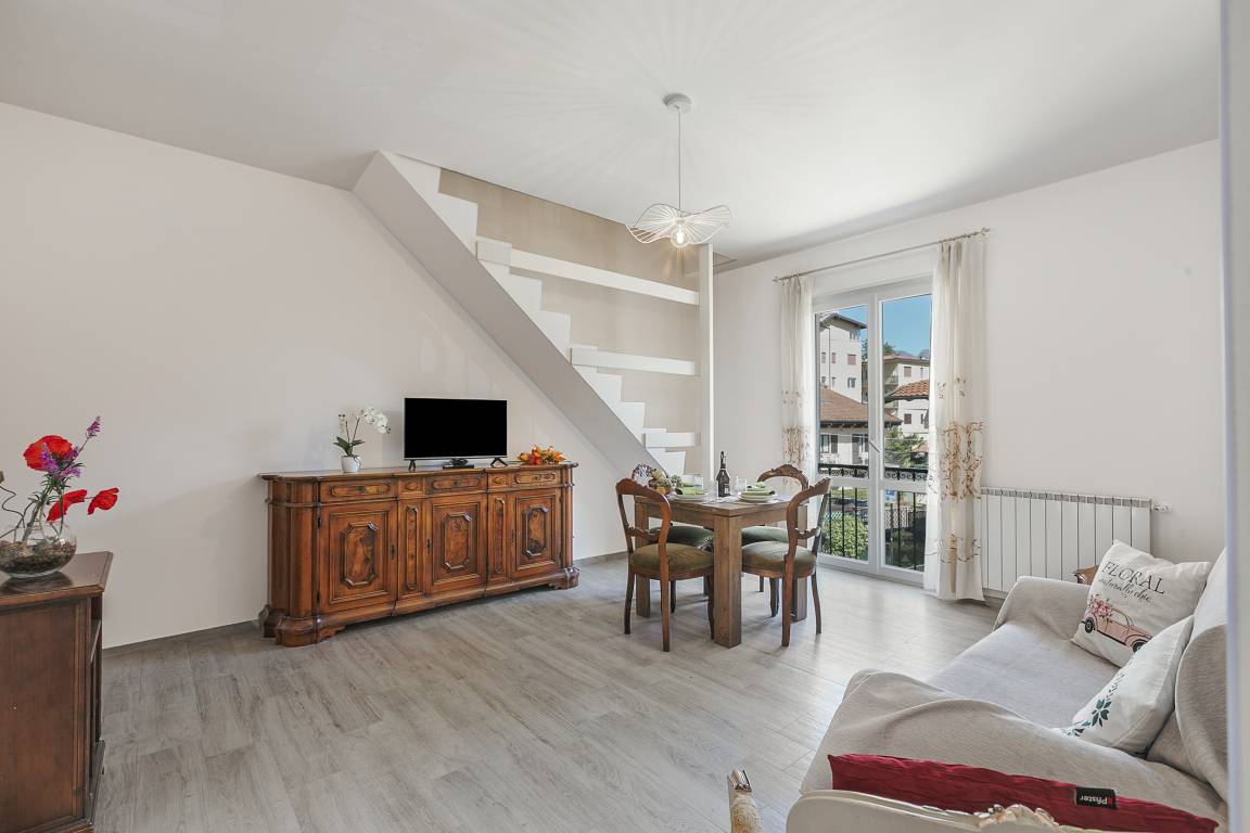 70 M² Ferienwohnung ∙ 2 Schlafzimmer ∙ 4 Gäste - Baveno