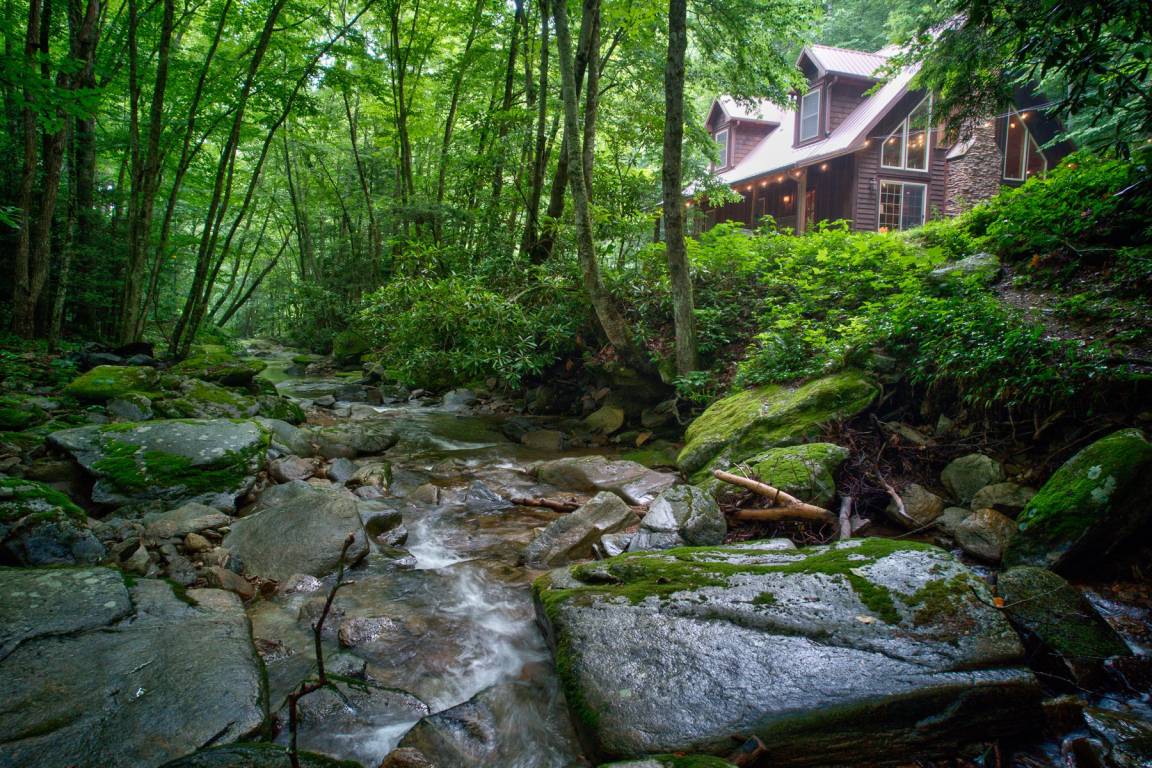 Cabin ∙ 2 Bedrooms ∙ 6 Guests - Beech Mountain, NC