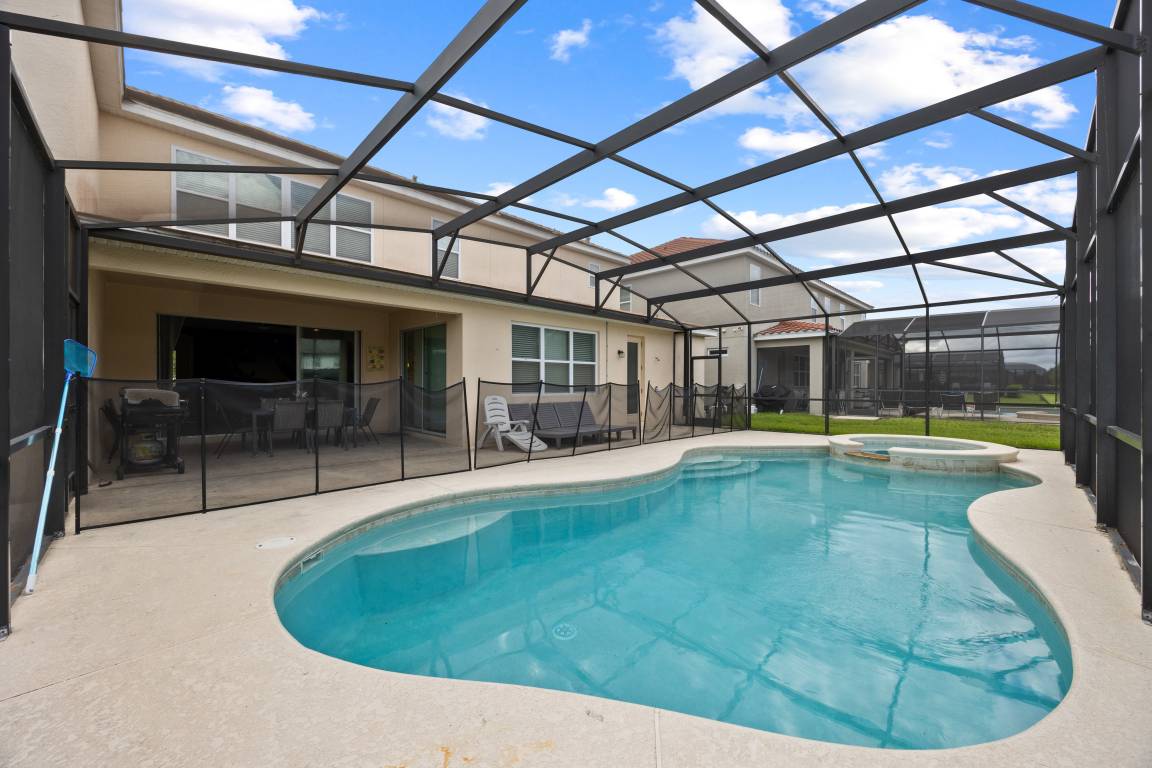 Villa ∙ 13 Bedrooms ∙ 36 Guests - Davenport, FL