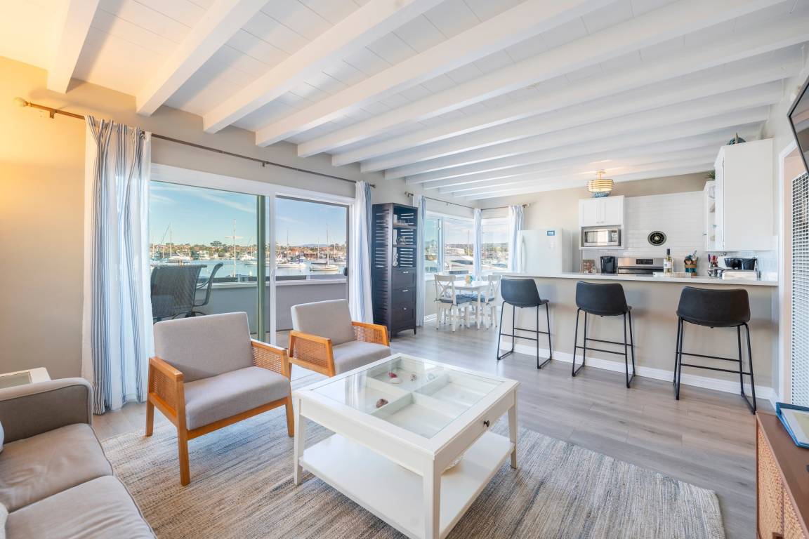 46 M² Ferienhaus ∙ 8 Schlafzimmer ∙ 16 Gäste - Newport