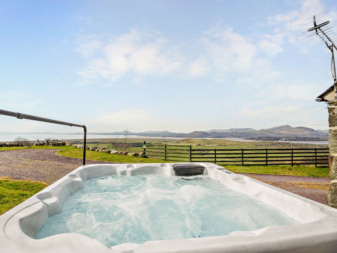 Cottage ∙ 6 Bedrooms ∙ 10 Guests - Portmeirion