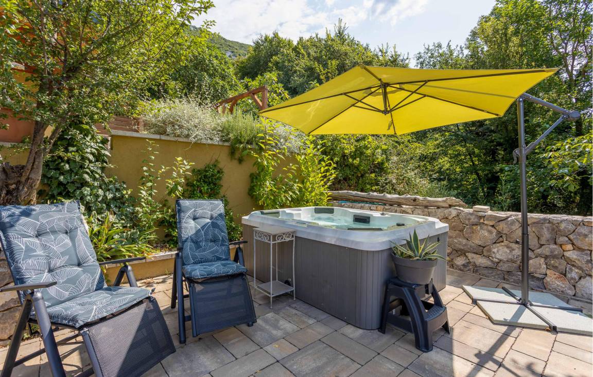 65 M² Ferienhaus ∙ 1 Schlafzimmer ∙ 3 Gäste - Jadranovo