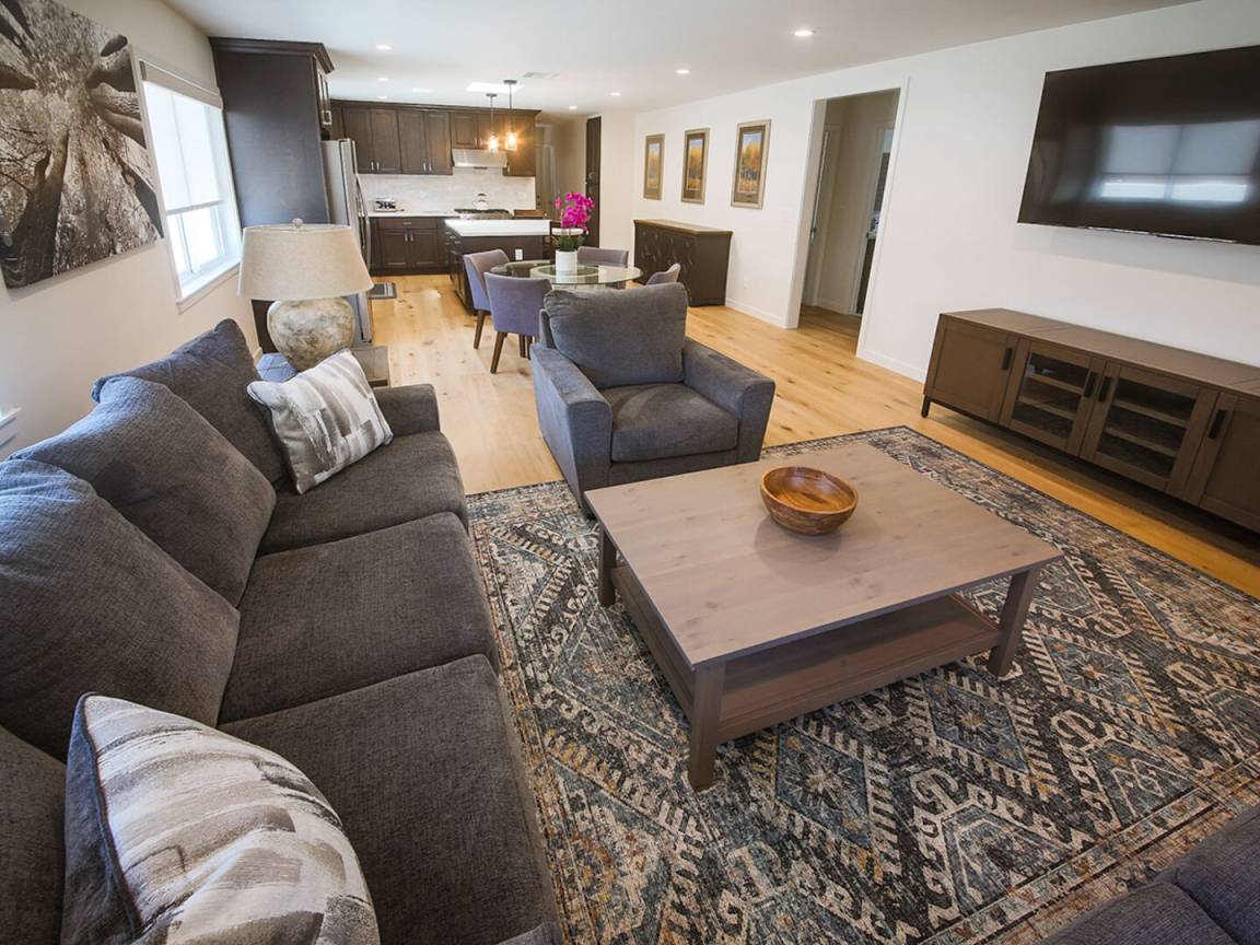 124 M² House ∙ 3 Bedrooms ∙ 4 Guests - Carson, CA