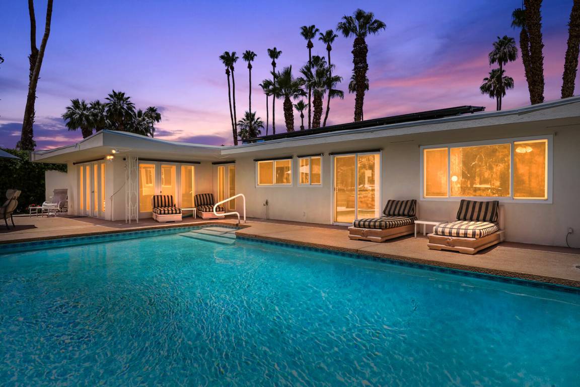 242 M² House ∙ 4 Bedrooms ∙ 12 Guests - Palm Desert, CA