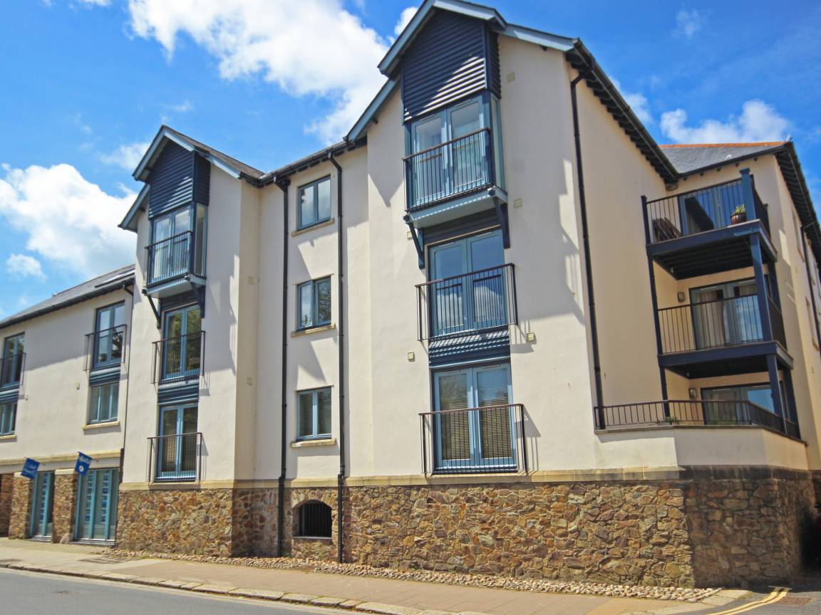 Cottage ∙ 2 Bedrooms ∙ 4 Guests - Dartmouth