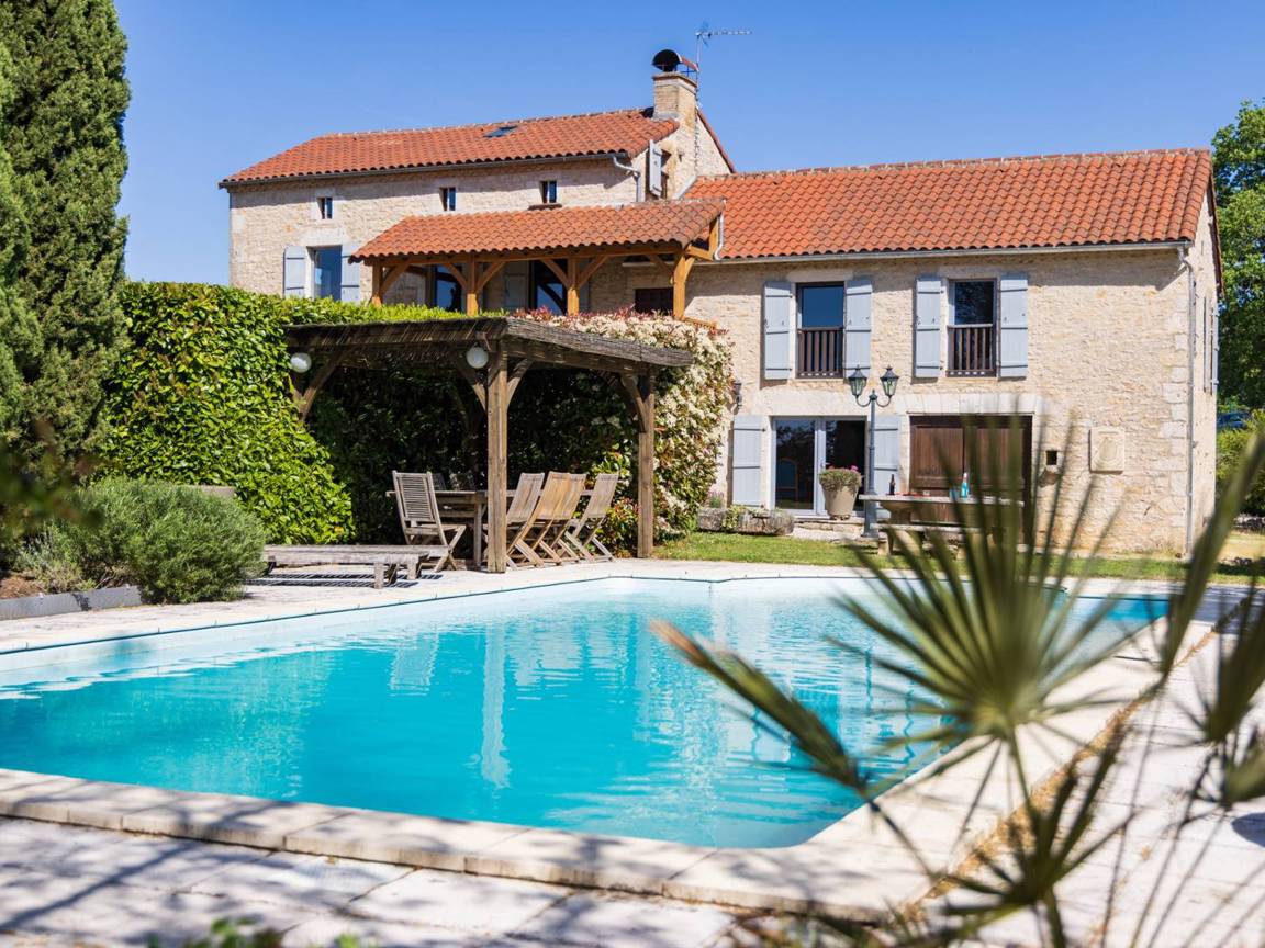 319 M² Villa ∙ 5 Chambres ∙ 12 Personnes - Gramat