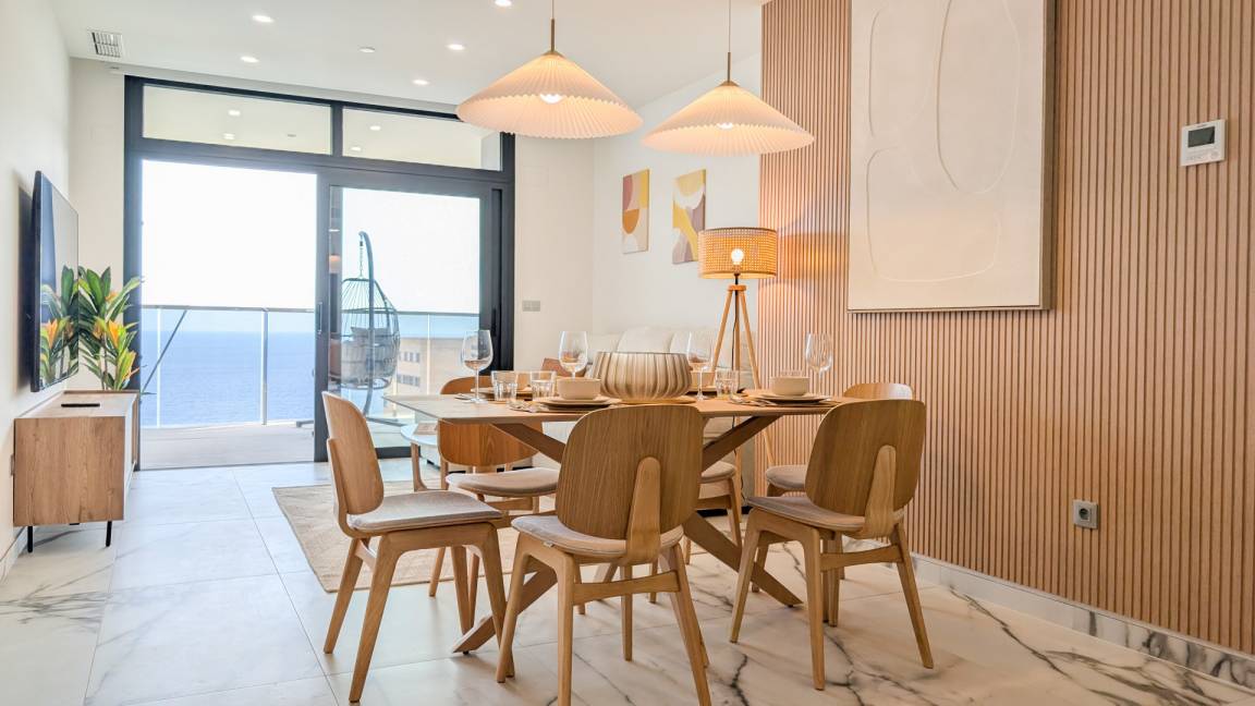 69 M² Apartamento ∙ 2 Habitaciones ∙ 6 Huéspedes - Benidorm