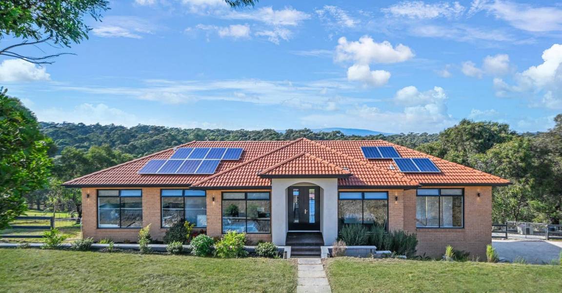300 M² Farmhouse ∙ 5 Bedrooms ∙ 12 Guests - Kilmore