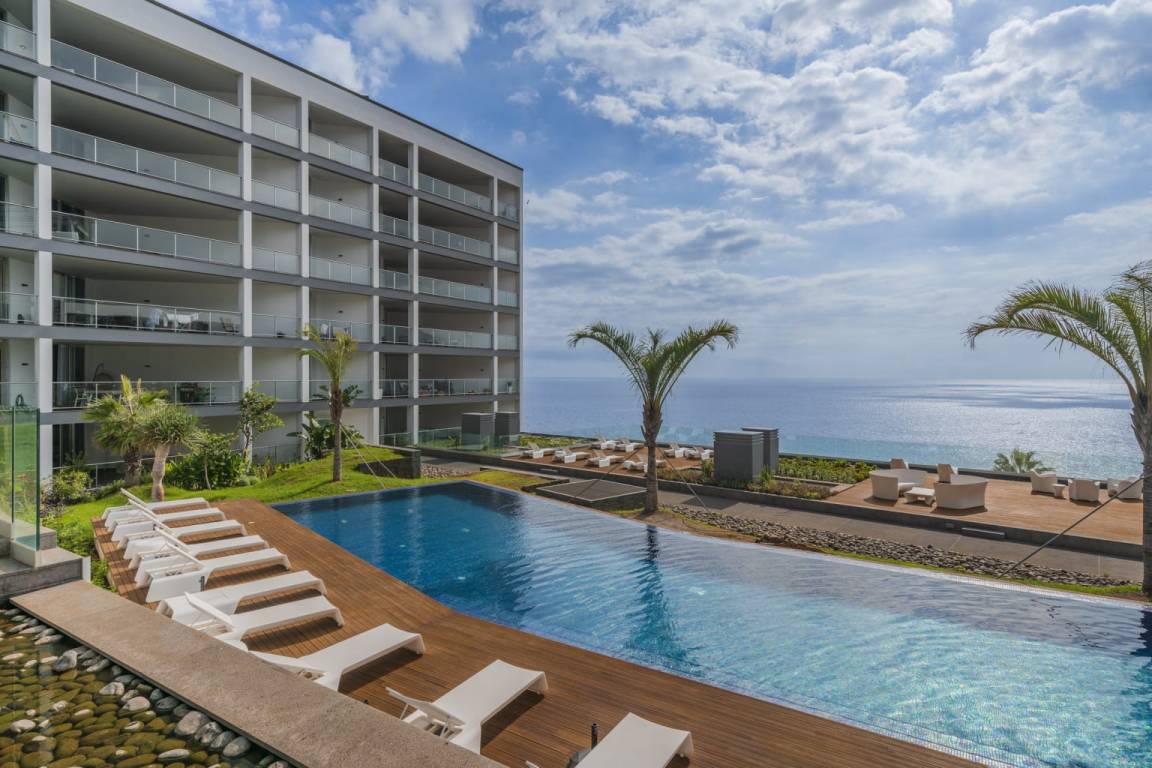 240 M² Apartment ∙ 3 Bedrooms ∙ 6 Guests - Madeira