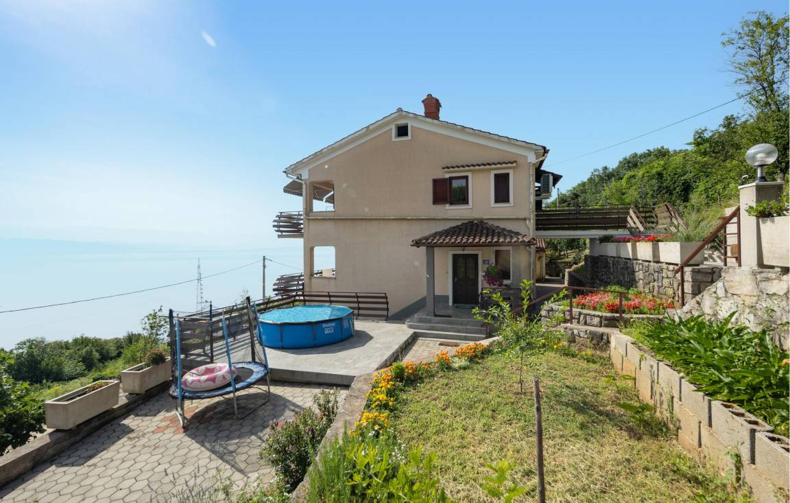 115 M² Apartment ∙ 3 Bedrooms ∙ 4 Guests - Opatija