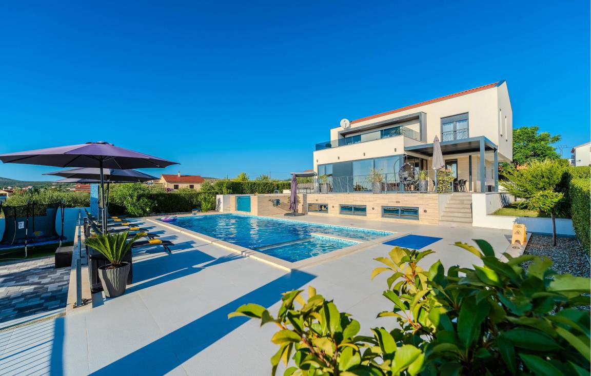 240 M² Ferienhaus ∙ 4 Schlafzimmer ∙ 8 Gäste - Biograd na Moru