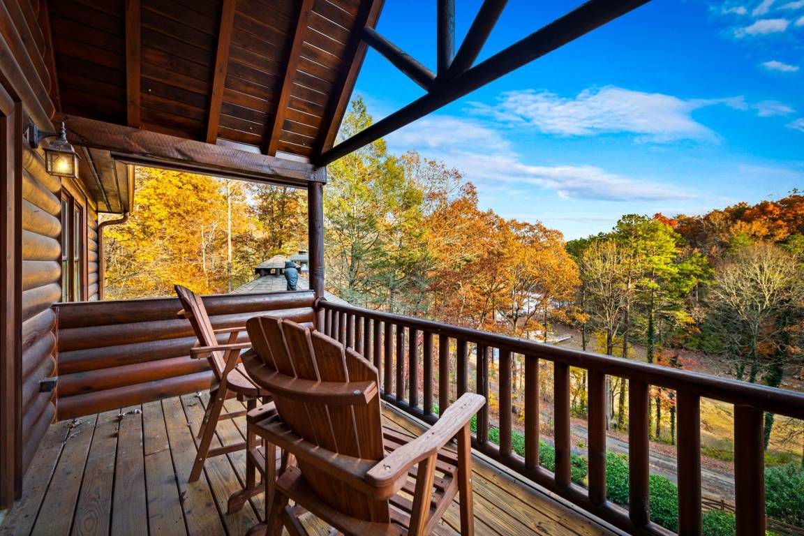 Cabin ∙ 4 Bedrooms ∙ 10 Guests - Blue Ridge, GA