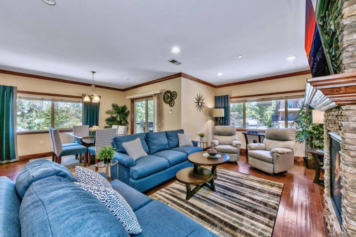 200 M² House ∙ 3 Bedrooms ∙ 8 Guests - South Lake Tahoe, CA