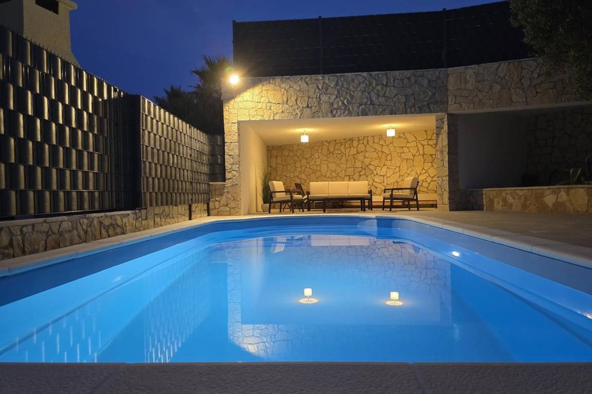 96 M² Apartment ∙ 3 Bedrooms ∙ 10 Guests - Trogir