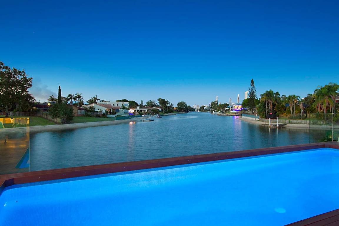 979 M² Casa Vacanza ∙ 5 Camere Da Letto ∙ 11 Ospiti - Broadbeach
