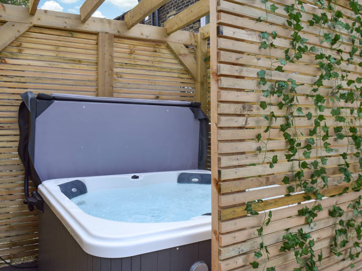 Cottage ∙ 3 Bedrooms ∙ 6 Guests - Stockport