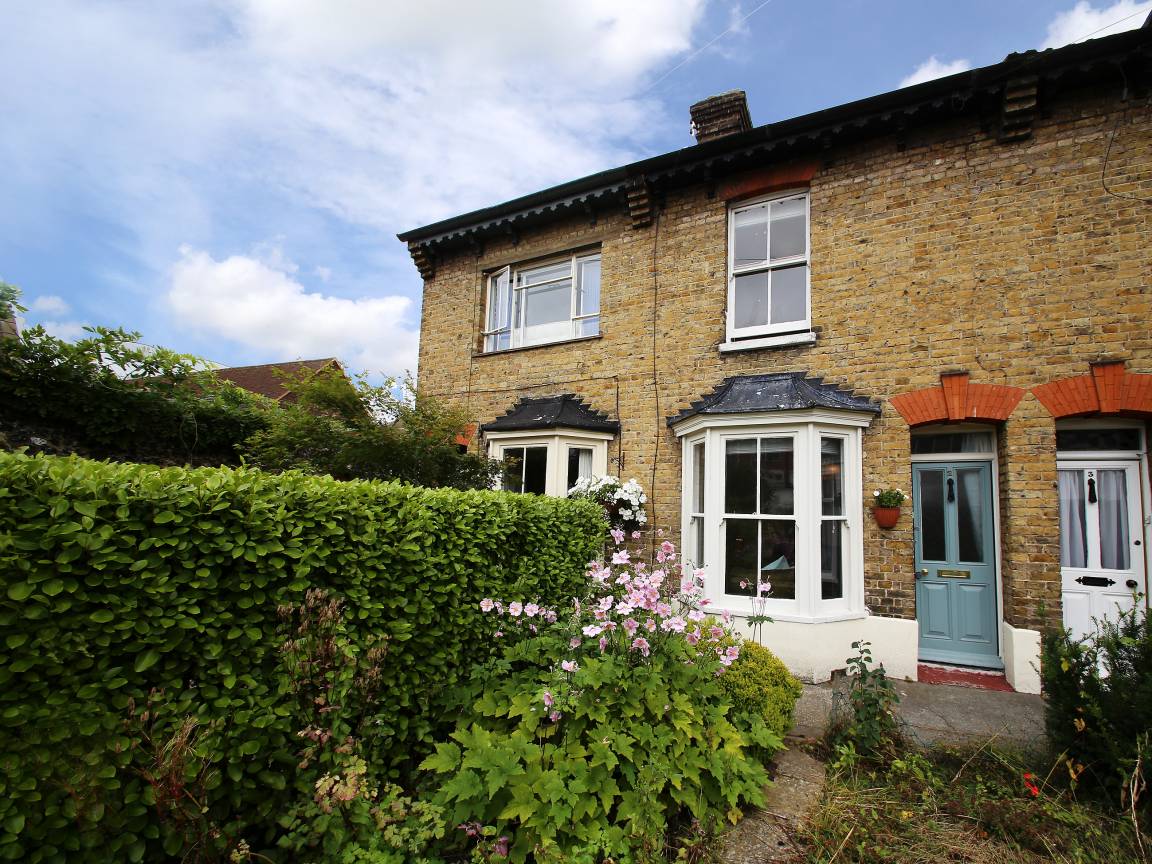 Cottage ∙ 2 Bedrooms ∙ 5 Guests - Canterbury