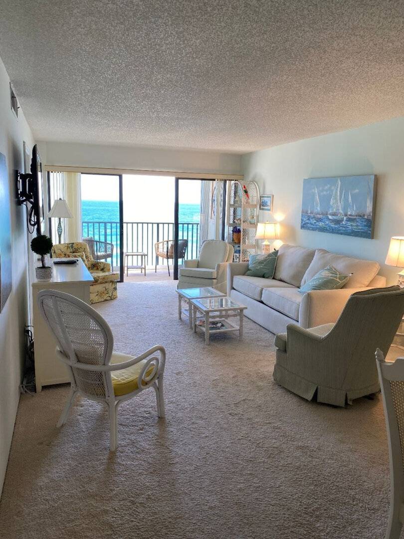 111 M² Condo ∙ 2 Bedrooms ∙ 6 Guests - Stuart, FL
