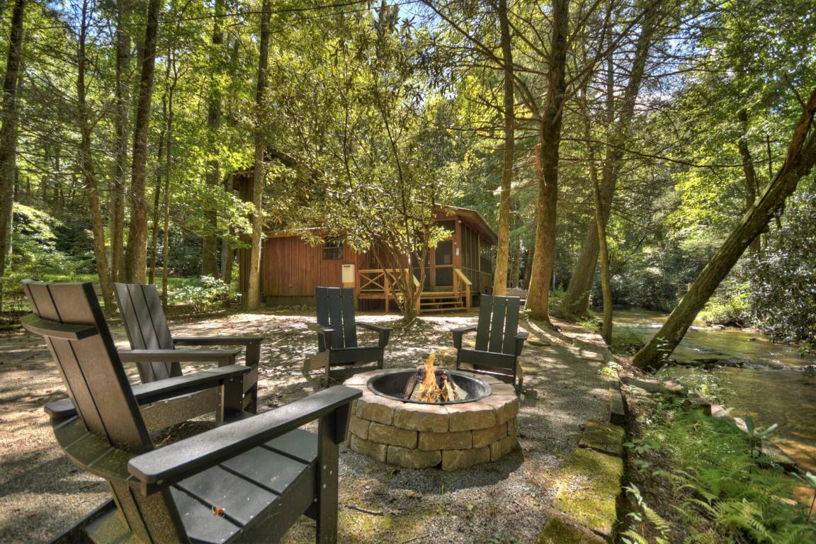 Cabin ∙ 2 Bedrooms ∙ 4 Guests - Amicalola Falls Campground, Dawsonville