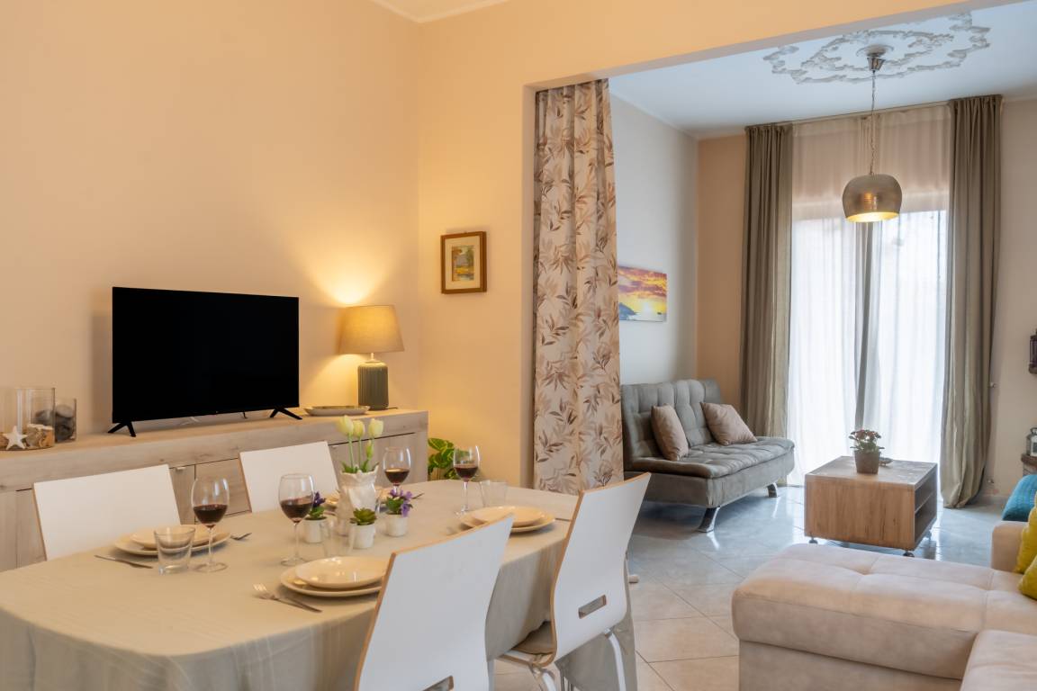 100 M² Apartment ∙ 2 Bedrooms ∙ 5 Guests - Milo