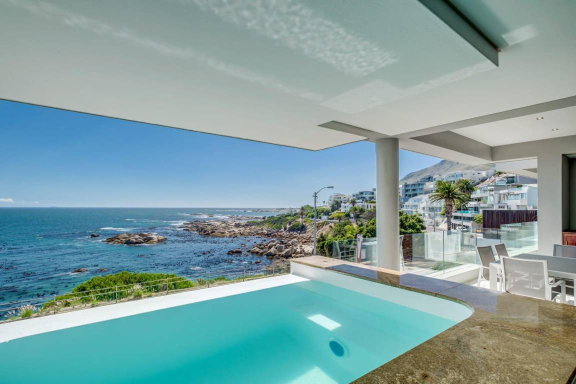 Apartment ∙ 3 Bedrooms ∙ 6 Guests - Camps Bay