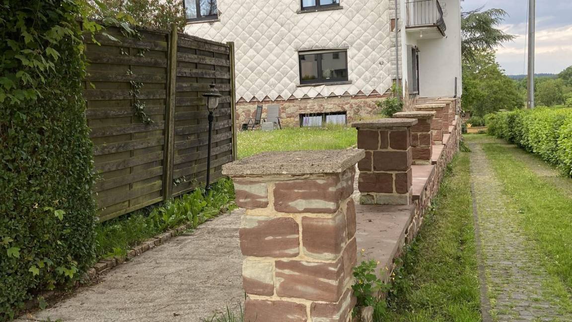 70 M² Ferienwohnung ∙ 1 Schlafzimmer ∙ 4 Gäste - Blieskastel