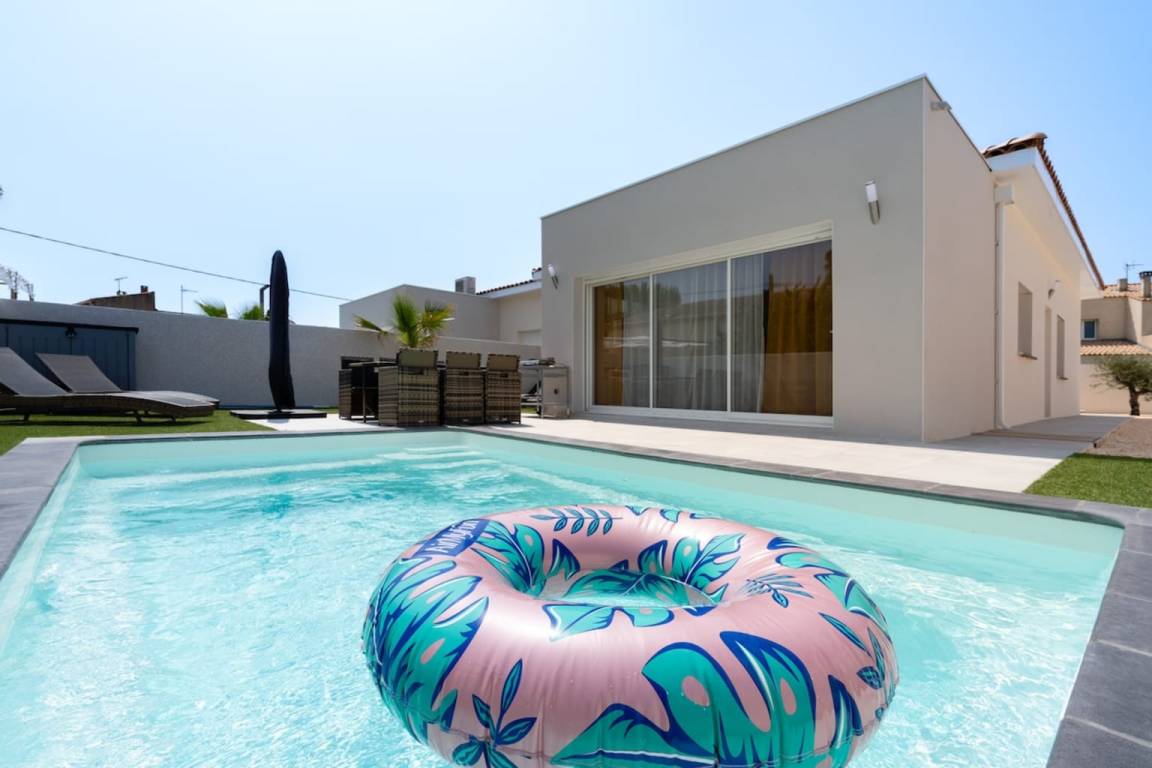 93 M² Villa ∙ 3 Chambres ∙ 8 Personnes - Sérignan Plage