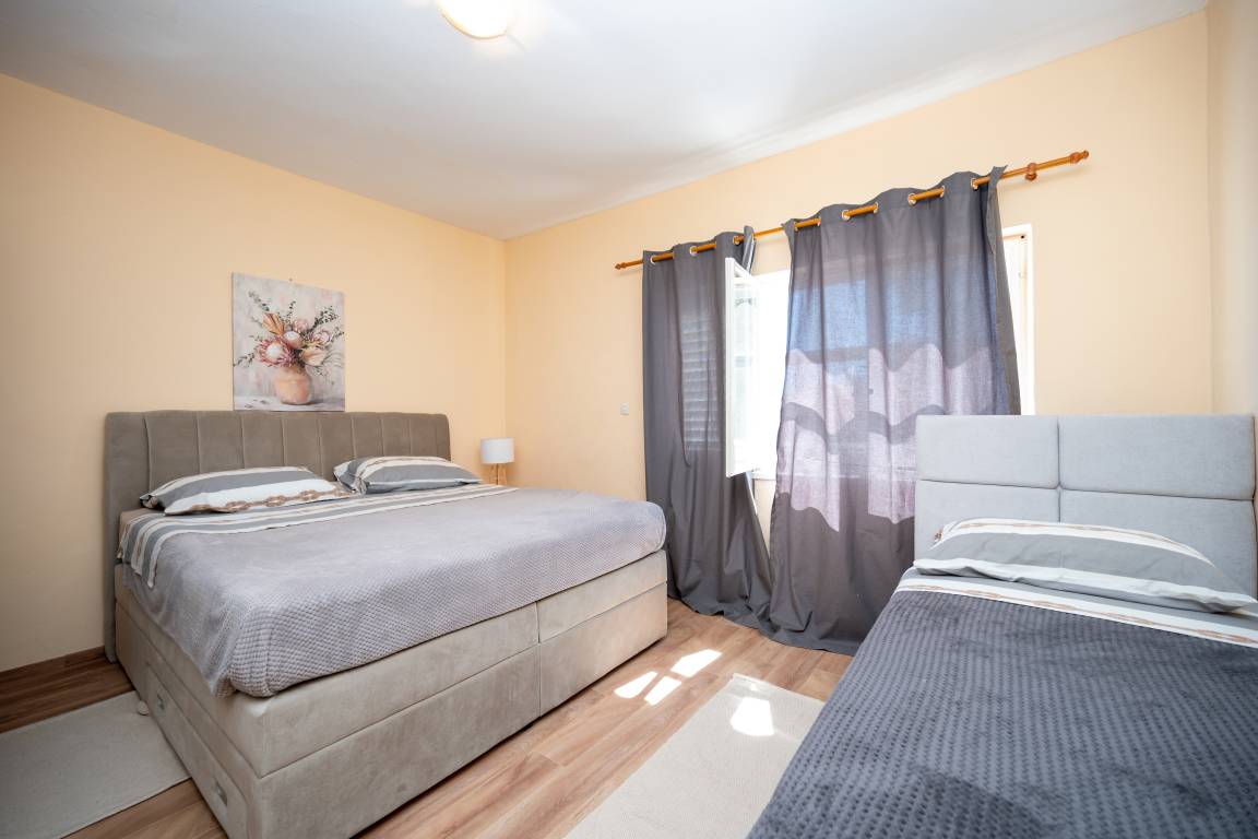 74 M² Apartamento ∙ 2 Habitaciones ∙ 5 Huéspedes - Biograd na Moru