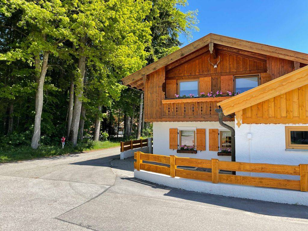 80 M² Ferienwohnung ∙ 1 Schlafzimmer ∙ 2 Gäste - Gmund am Tegernsee