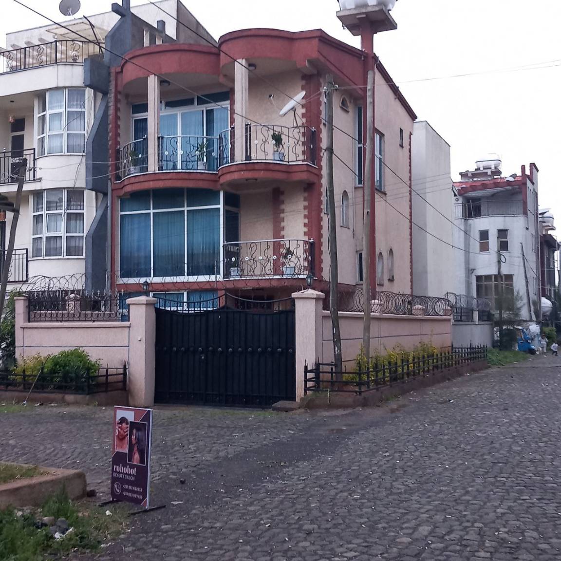 282 M² Maison De Vacances ∙ 5 Chambres ∙ 10 Personnes - Addis-Abeba