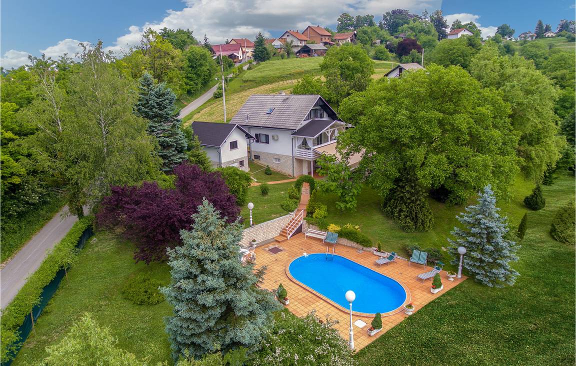 85 M² Ferienhaus ∙ 2 Schlafzimmer ∙ 4 Gäste - Varaždin