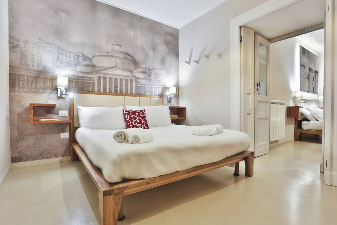 70 M² Huoneisto ∙ 2 Makuuhuonetta ∙ 5 Vierasta - Napoli