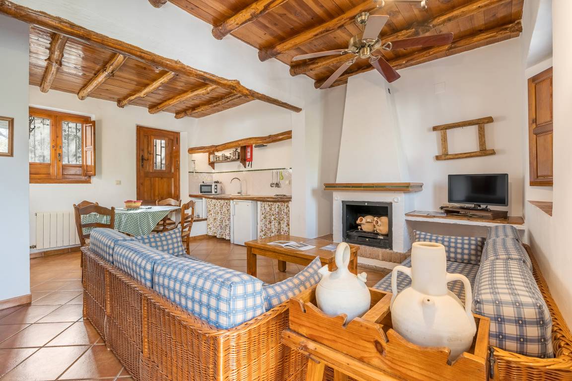 60 M² House ∙ 2 Bedrooms ∙ 4 Guests - Granada